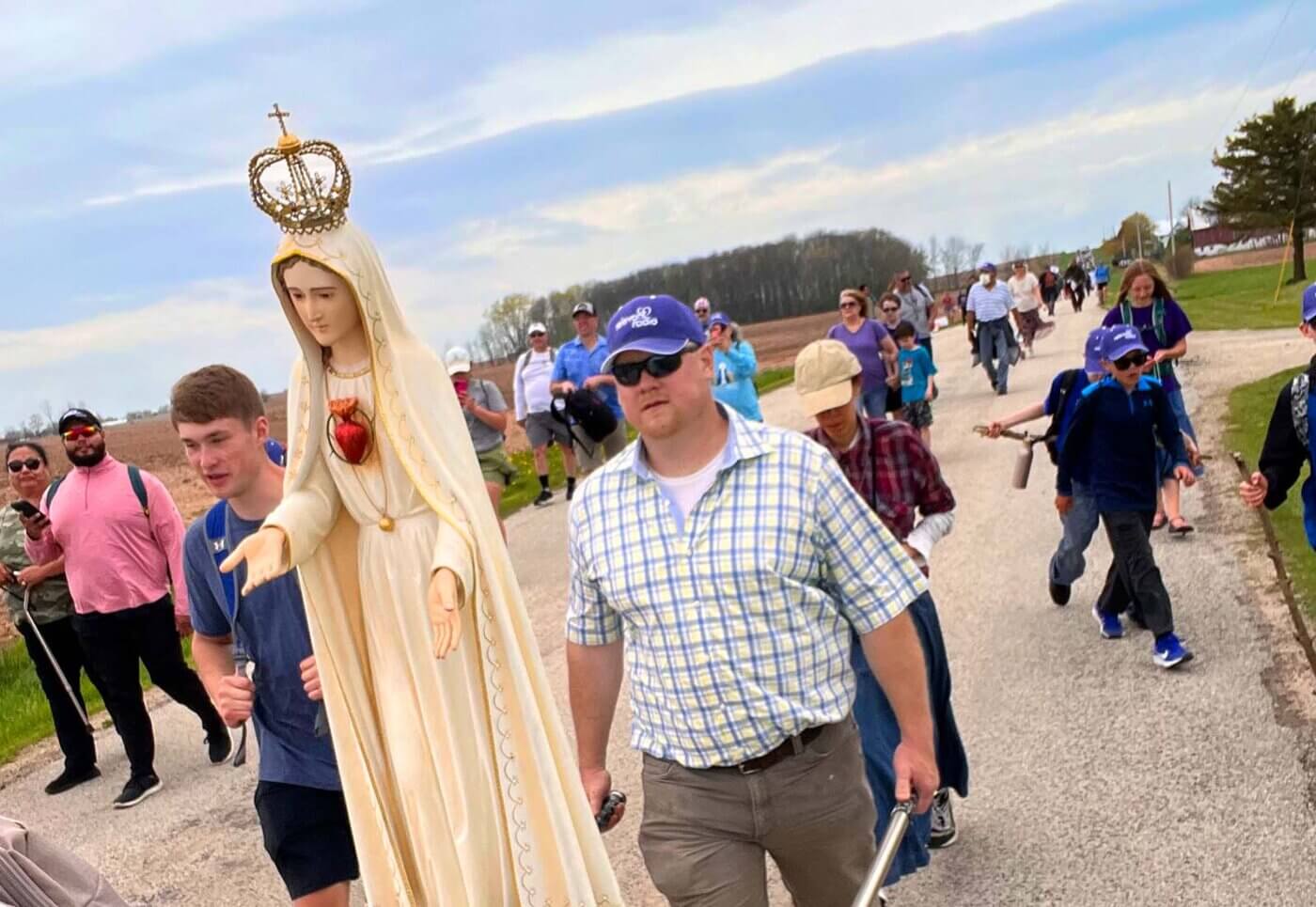 Over 5,800 Pilgrims Participate in 11th Annual Walk to Mary - Relevant ...